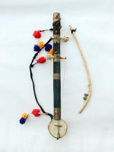 Instrumentos de cuerda frotada: del arco primitivo al violín romántico ...